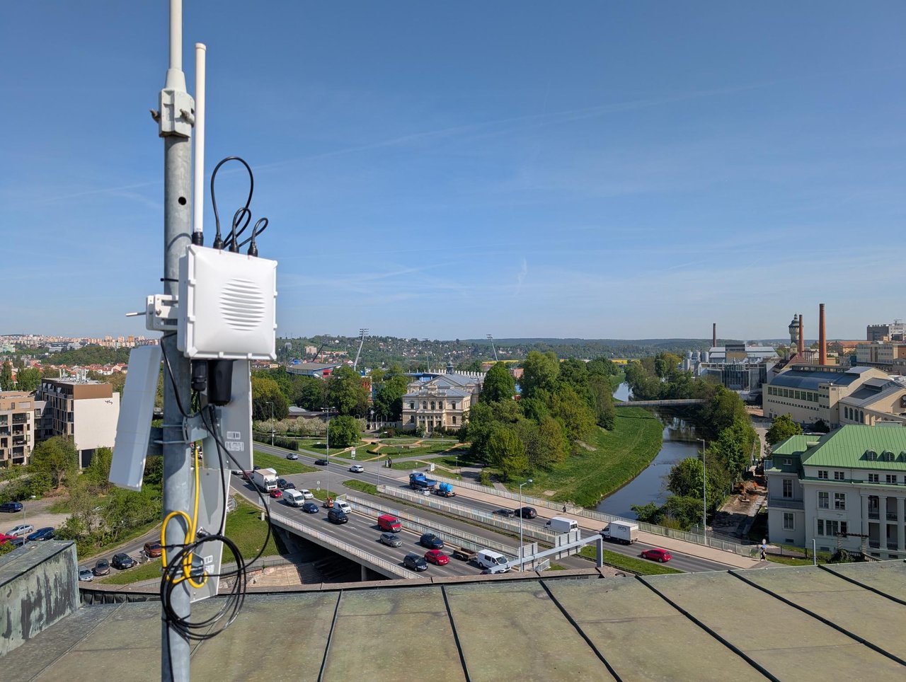 Dronetag Scout – Plug & Play Long-Range Drone Detection System · Dronetag